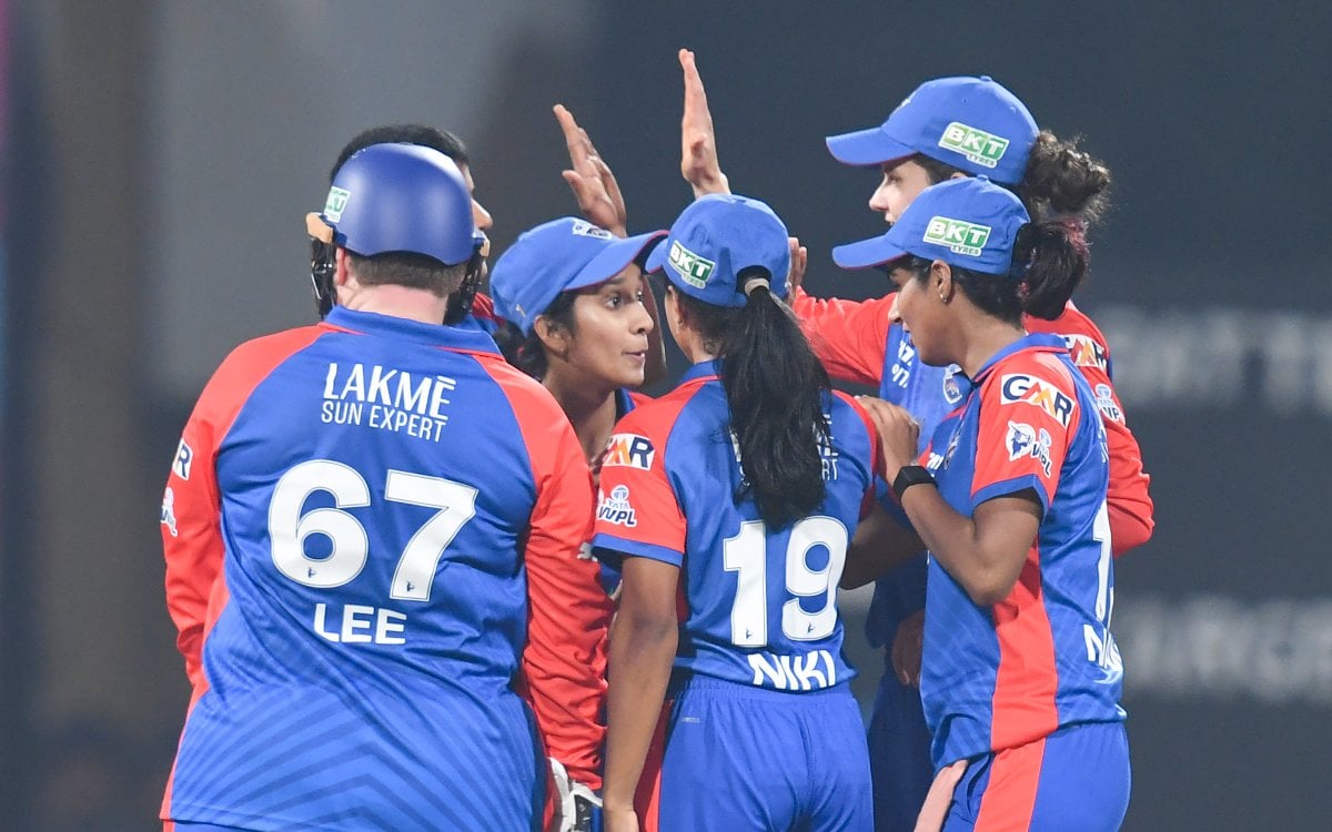 WPL 2026: Delhi Capitals elect to bowl first against Gujarat Giants