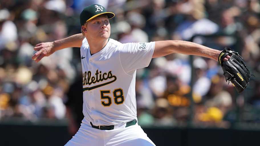 Pirates sign former Twins pitcher