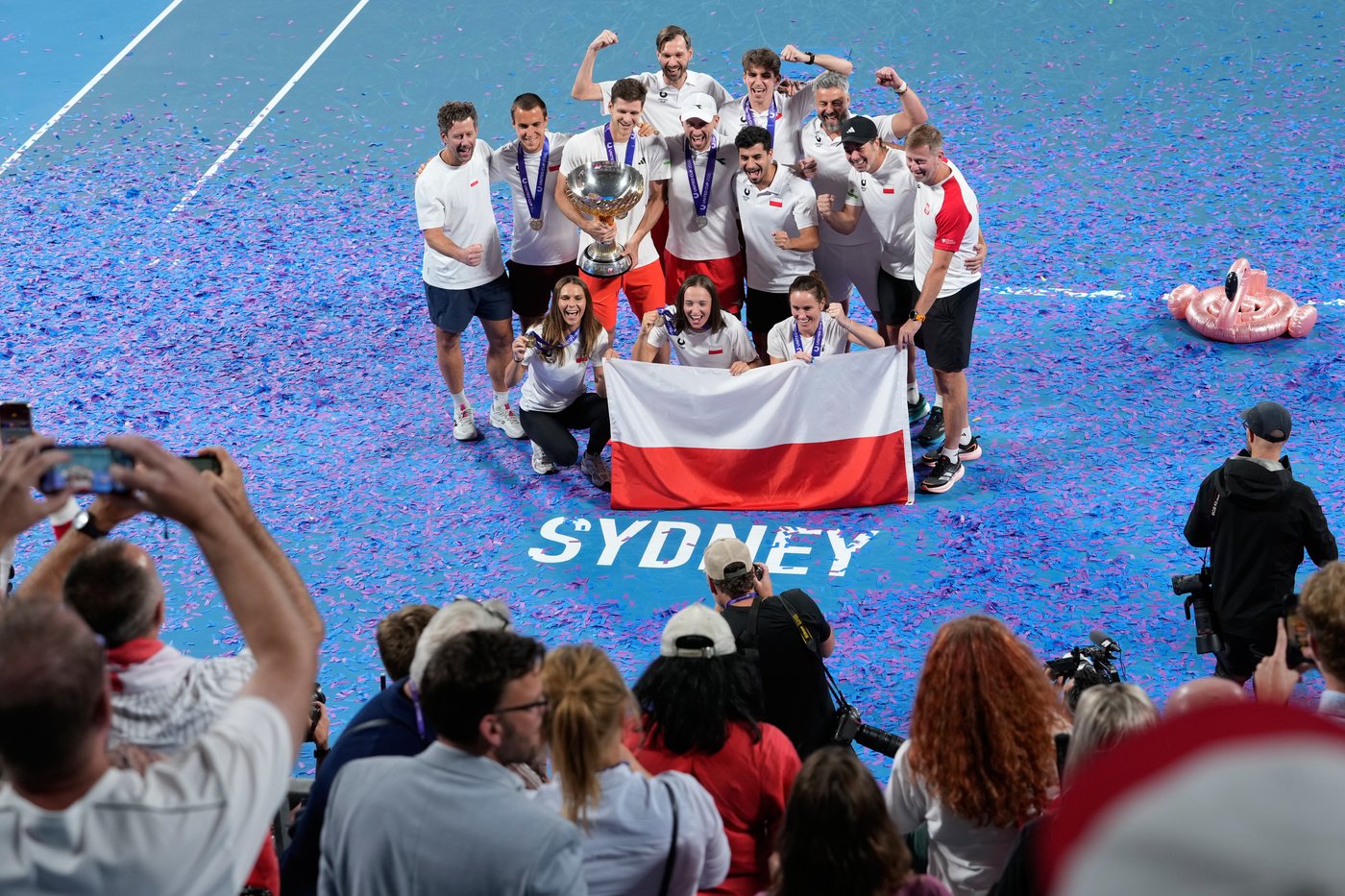 Poland overcomes Świątek defeat to Bencic and rallies to beat ...