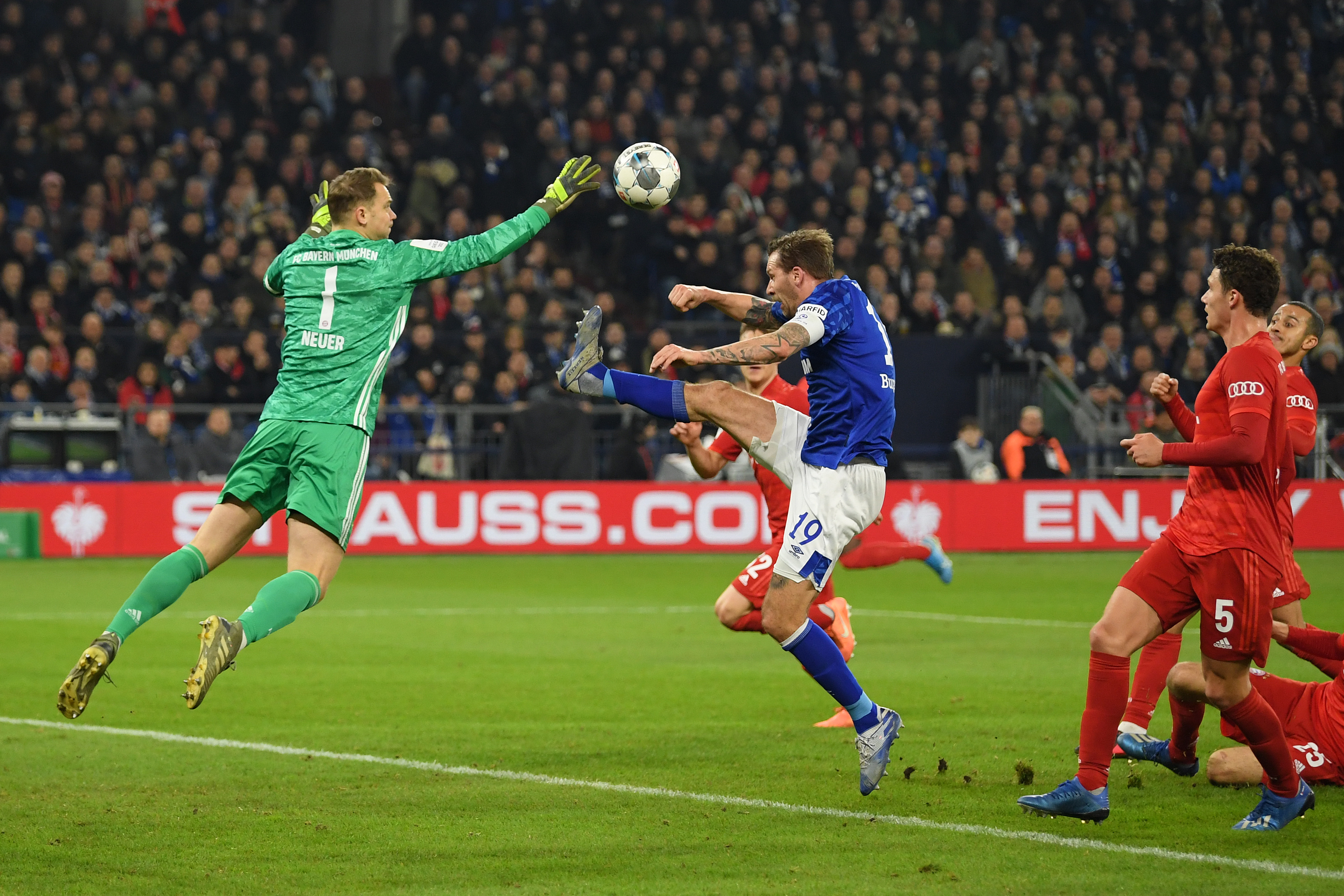 Bayern Munich star Manuel Neuer rooting for his former club to return ...