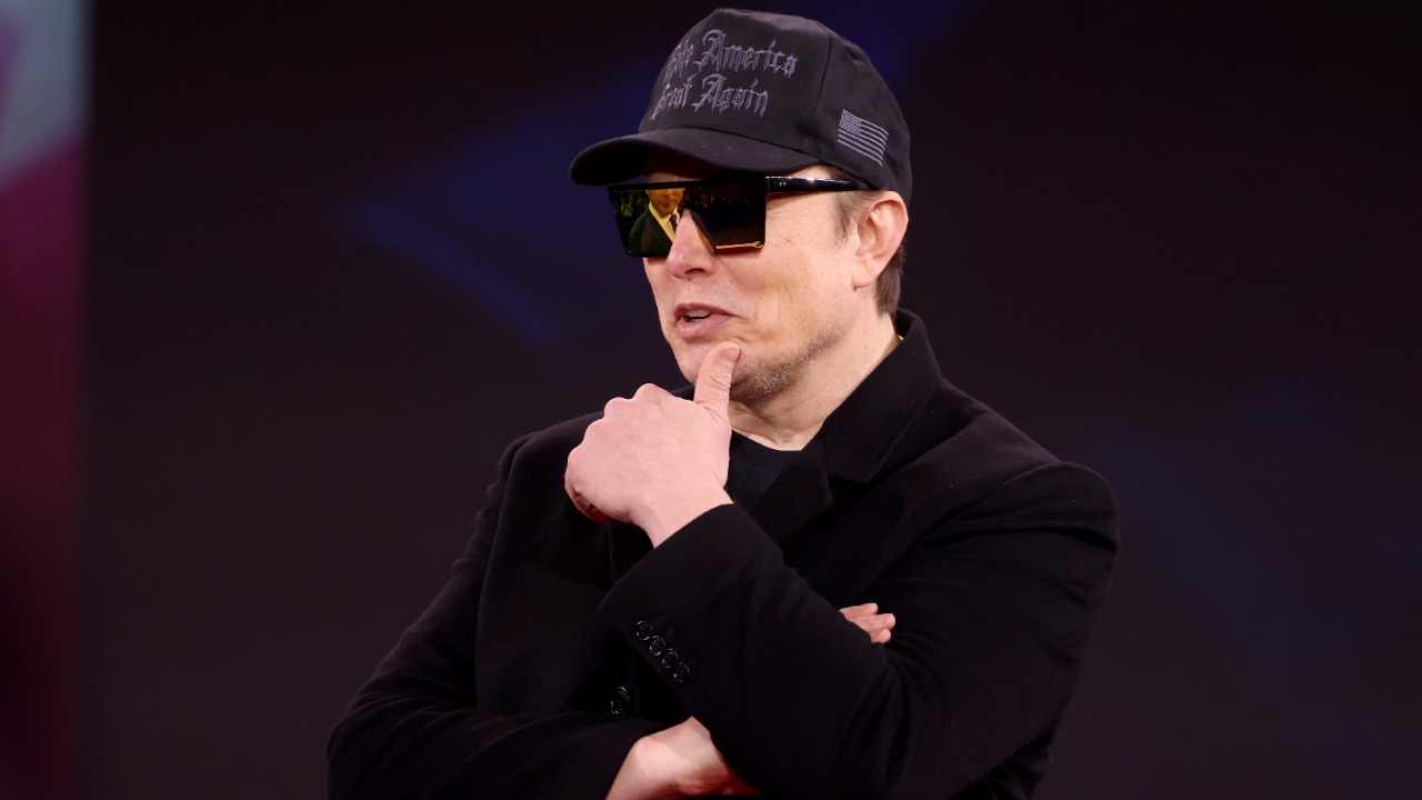 Elon Musk says 6-figure pay dies as AI makes money obsolete