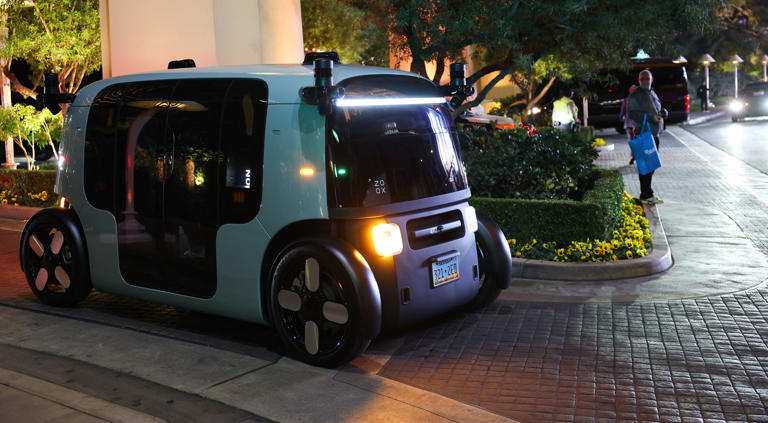Global robotaxi industry projected to hit $105B by 2035, while Tesla's ...