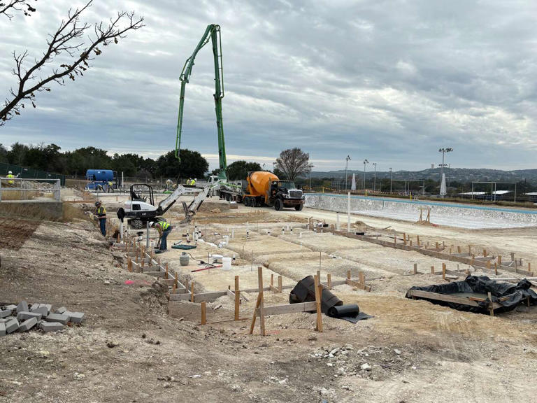 'Iconic' Olympic-sized swimming pool to reopen near San Antonio