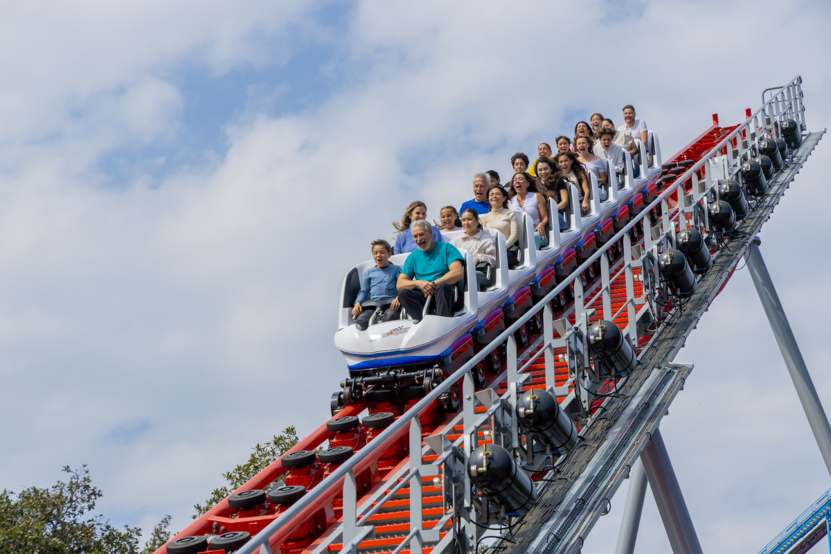 Six Flags Mexico to open a first-of-its-kind family coaster this month