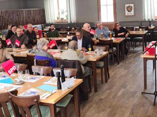 Tölz live: Strickcafé in der Stadtbibliothek