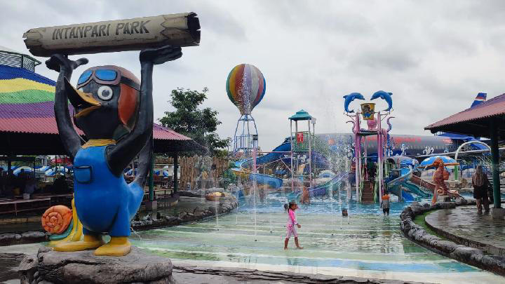 7 rekomendasi waterpark Karanganyar untuk liburan 2026