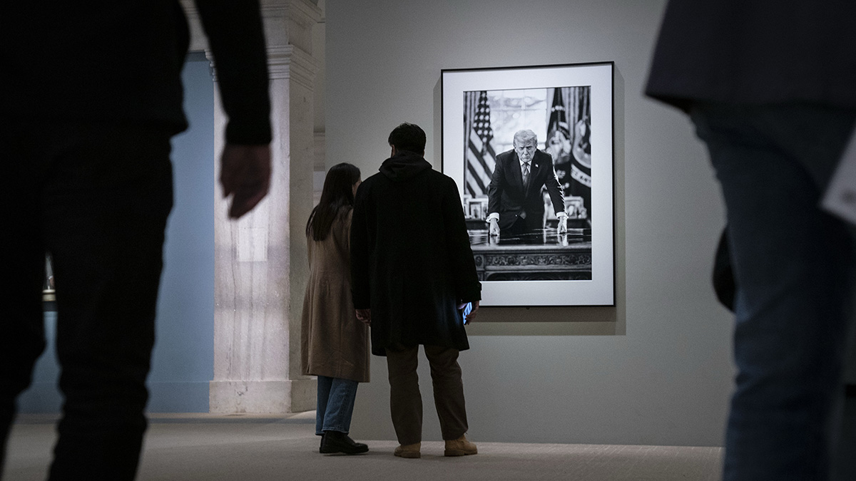 Trump portrait at National Portrait Gallery has impeachment reference ...