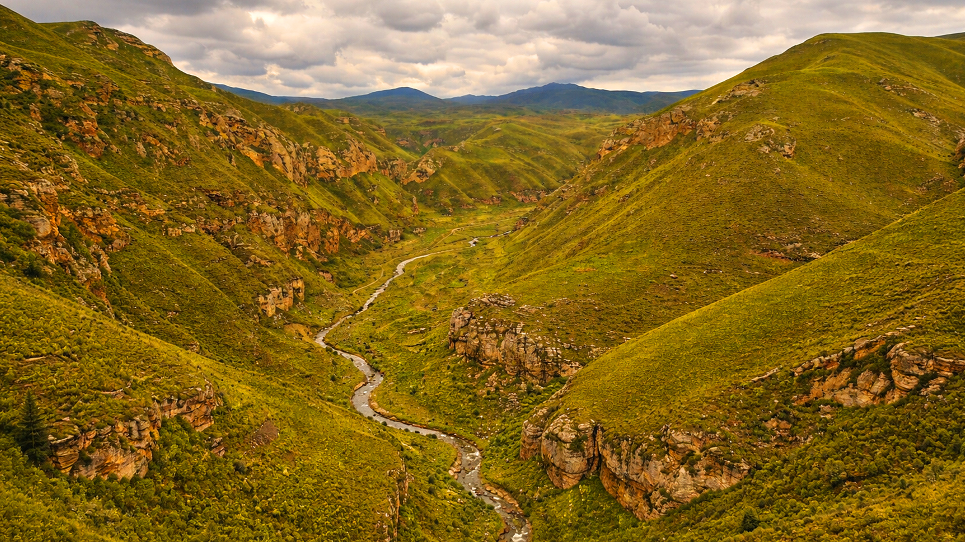¿Por qué los ríos moldean el paisaje del Cañón de Shujto?