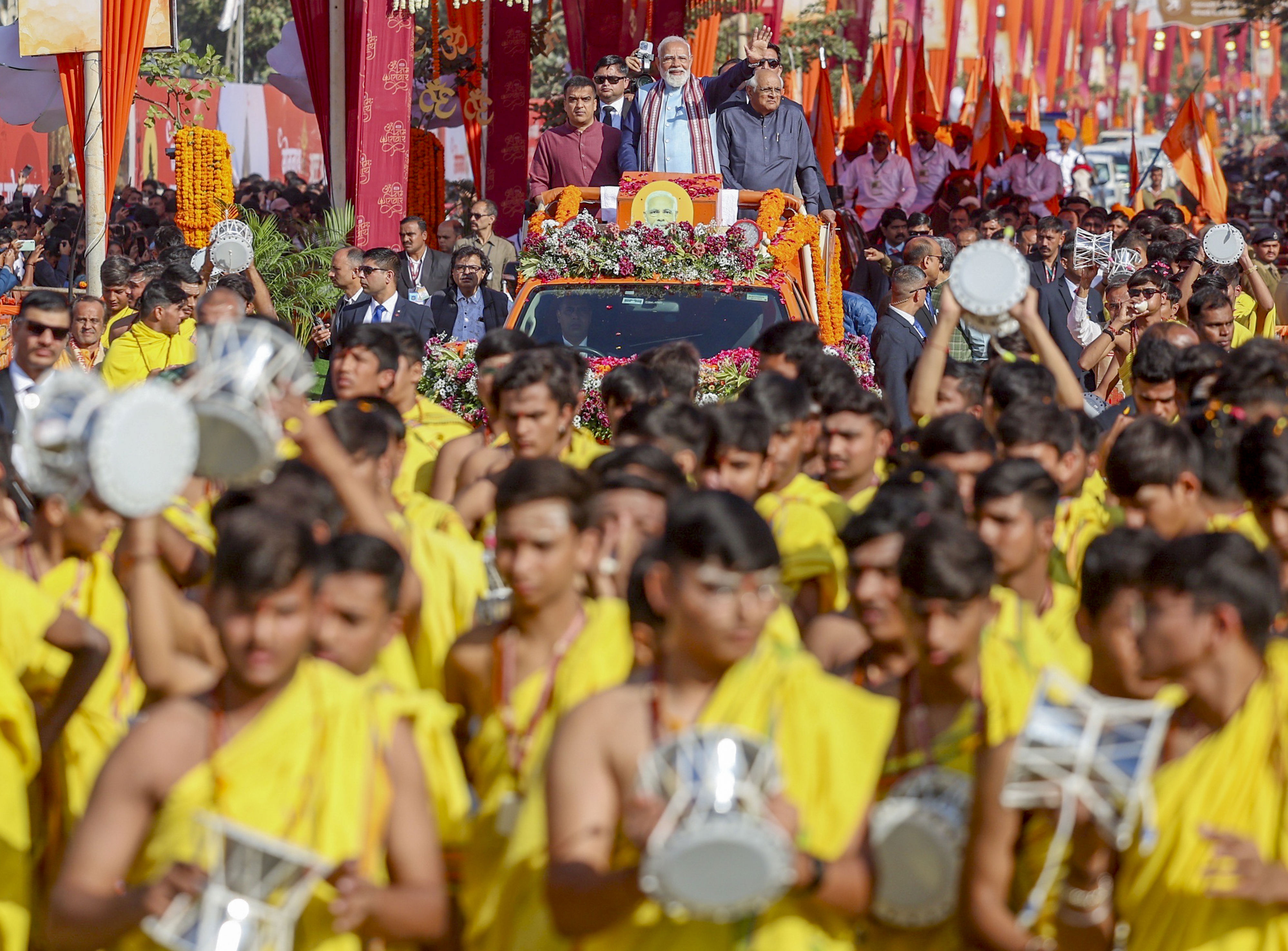 PM takes part in 'Shaurya Yatra' in Somnath, 108 horses present ...