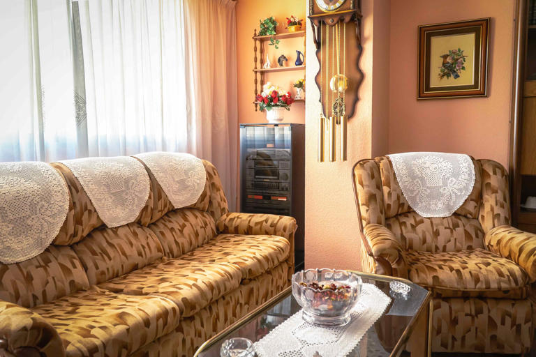 16 modern versions of grandma’s vintage home decor that capture the ...