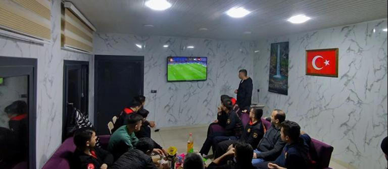 Osmaniye İtfaiyesi’nden örnek davranış! Derbi heyecanı yarım kaldı ...