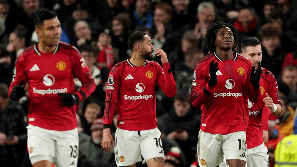 Manchester United players given new season target as board members slam ...