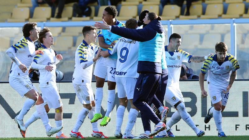 Lecce-Parma 1-2, i ducali vincono in rimonta. Espulsi Banda e Gaspar
