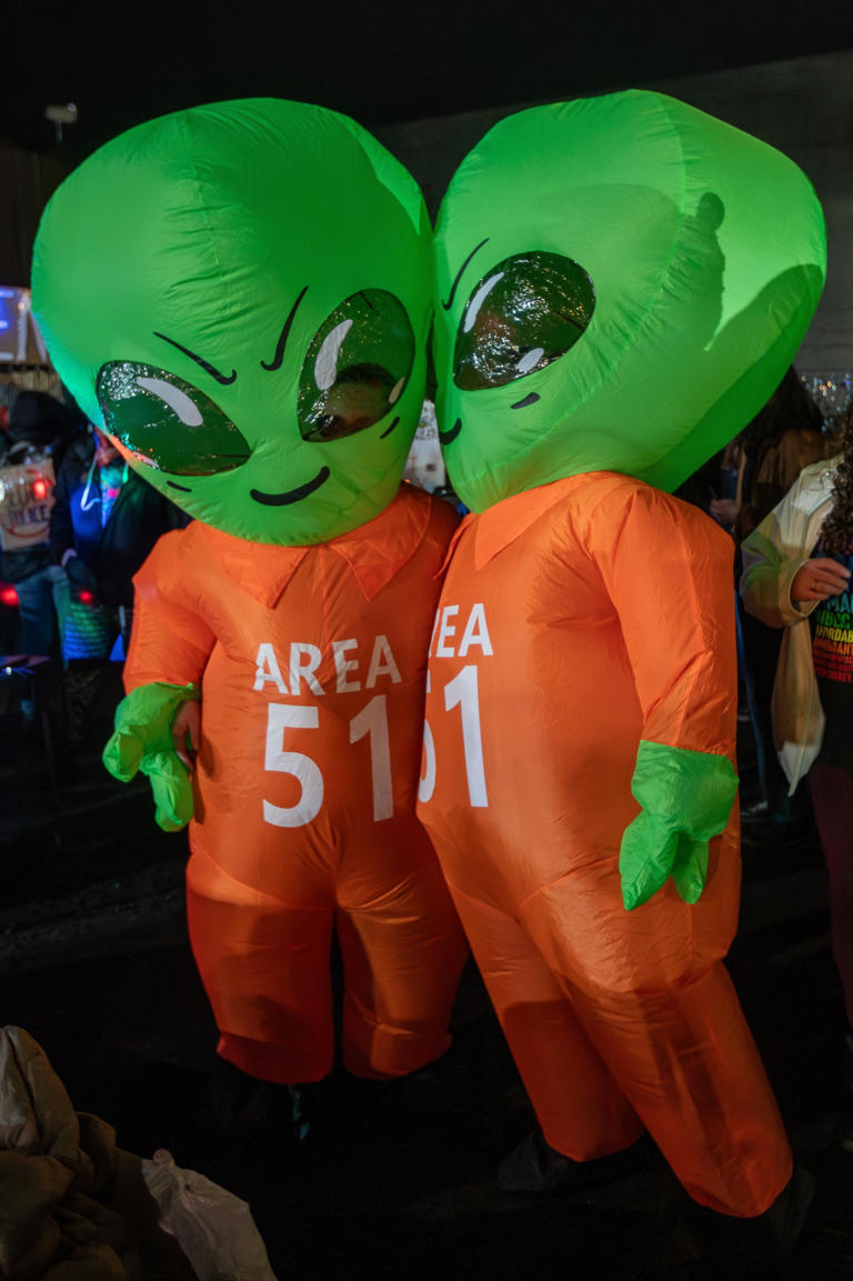 'We have to show up': Outraged Portlanders gather in the hundreds to ...