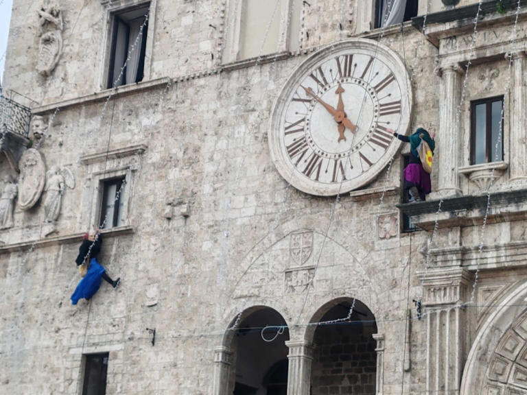Ad Ascoli lo spettacolo della calata delle Befane