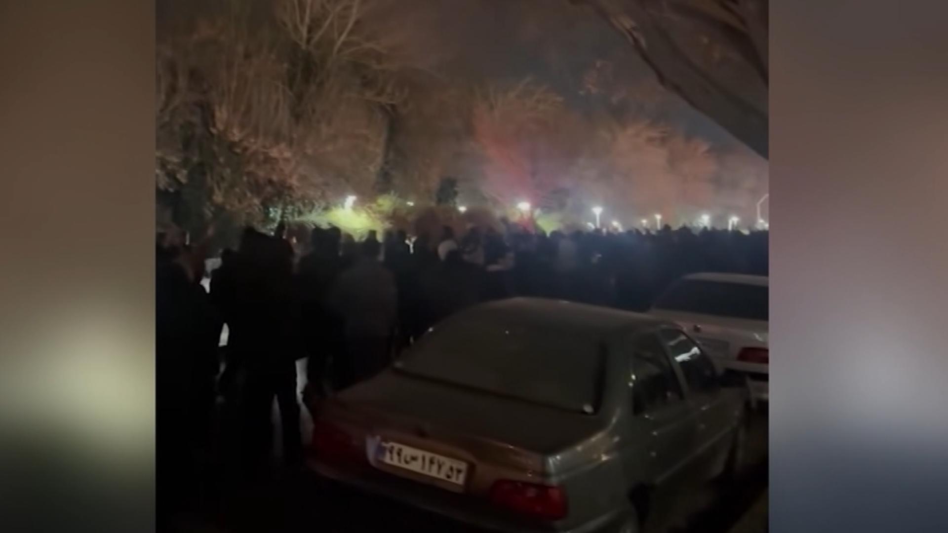 Iran protest in Isfahan | Raw video