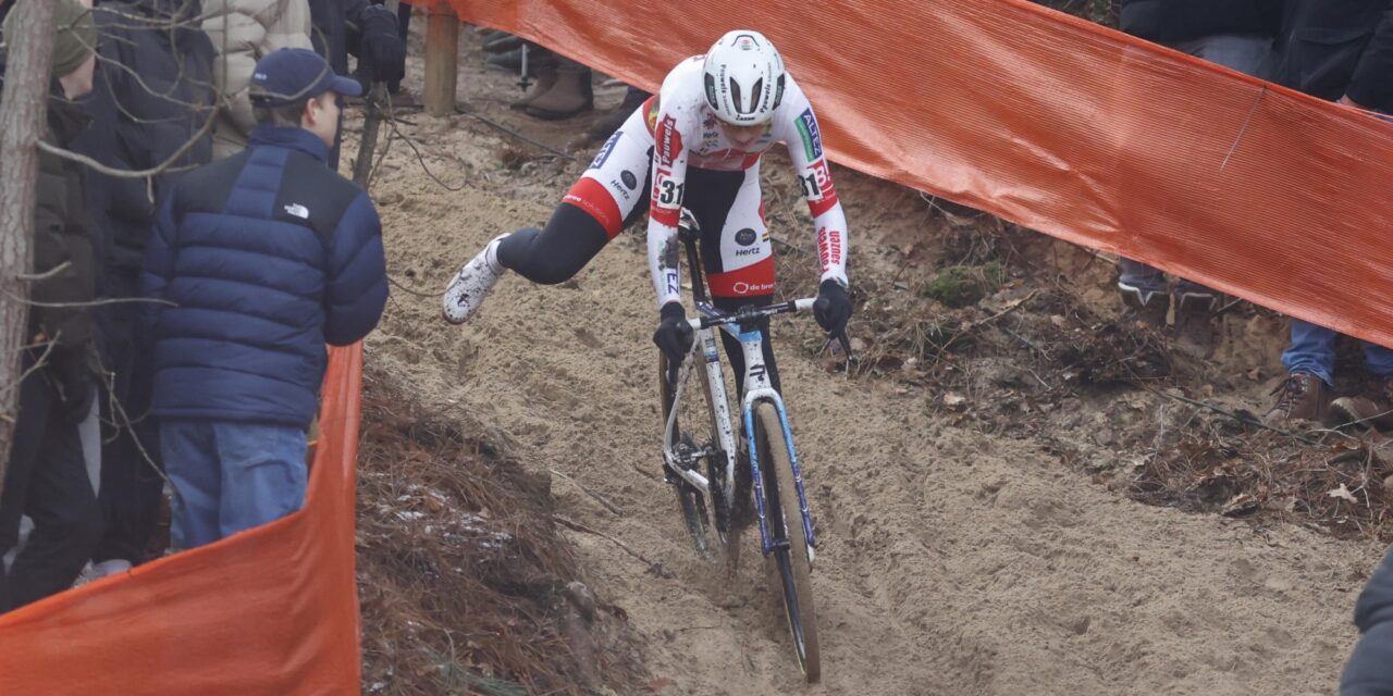 Leonie Bentveld pakt Nederlandse veldrittitel bij beloften vrouwen
