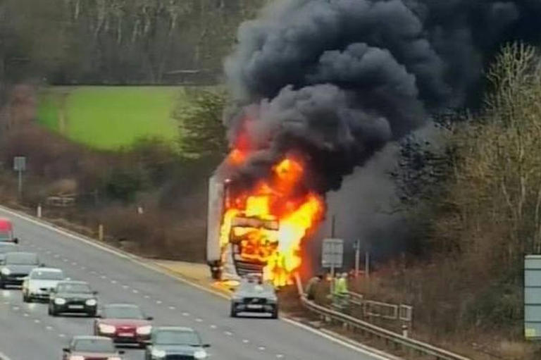 M1 southbound closed after lorry bursts into flames causing traffic chaos