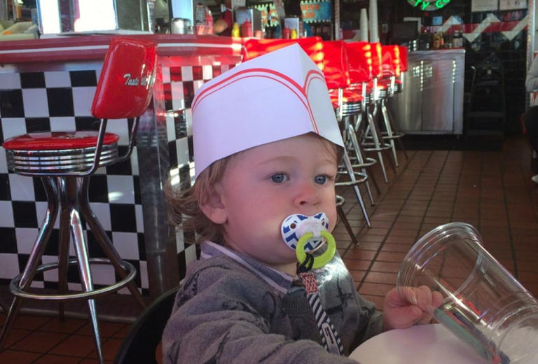 Best cheap places to eat in Philly for kids & families (under $10!)