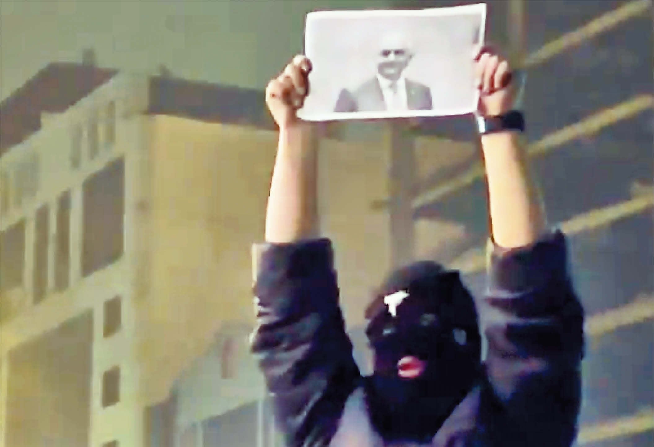 [Why&How] "시위대 시신 수백 구씩 쌓여"… 트럼프, 이란 군사 공격 나서나