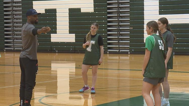 Norris Cole leads Shamrocks girls basketball to best start in nearly a ...