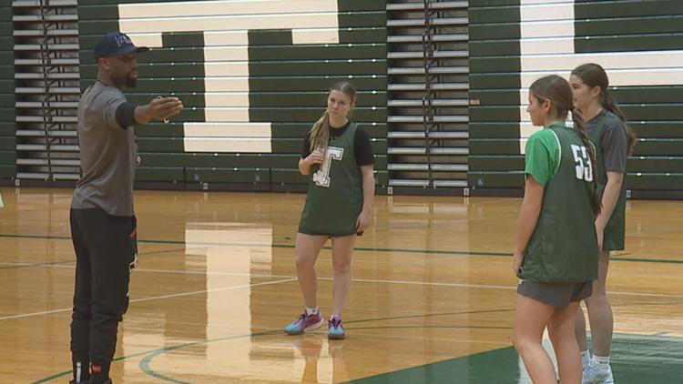 Norris Cole leads Shamrocks girls basketball to best start in nearly a ...