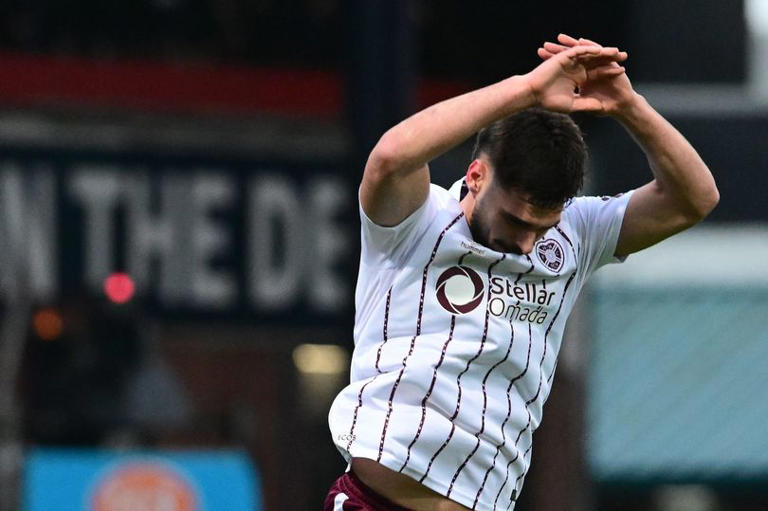 Craig Gordon makes stunning Hearts save to deny Dundee and keep Jambos ...