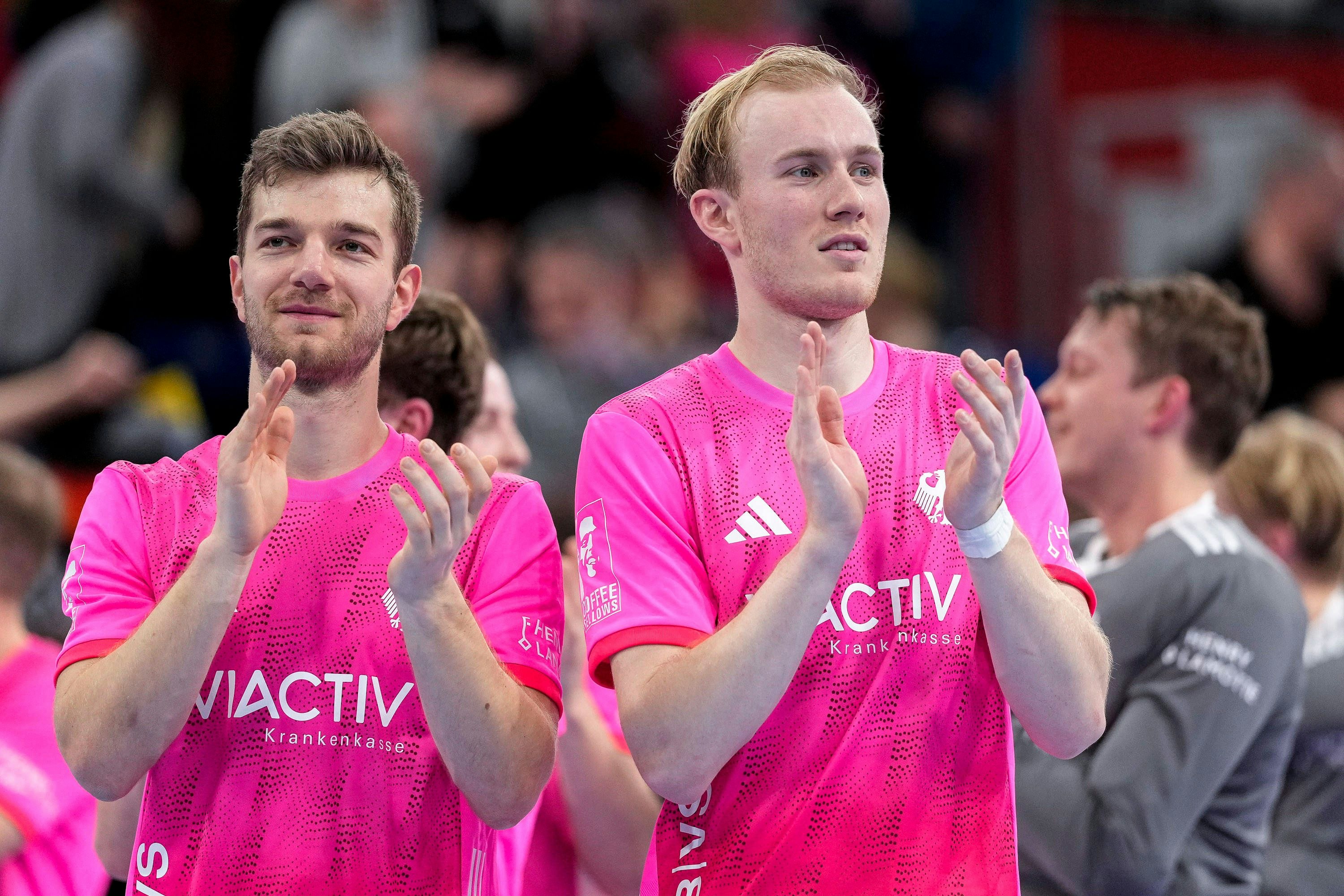 Bei Heim-EM: Später Schock für Sohn von Johannes B Kerner