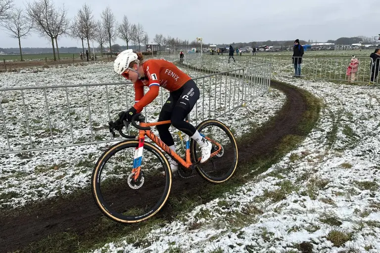 Puck Pieterse hoopt dat fysieke schade meevalt na harde val op NK ...