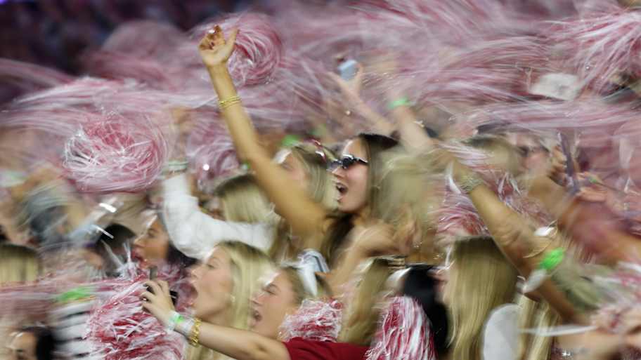 Alabama football offers a less than elite offensive lineman to fill a ...