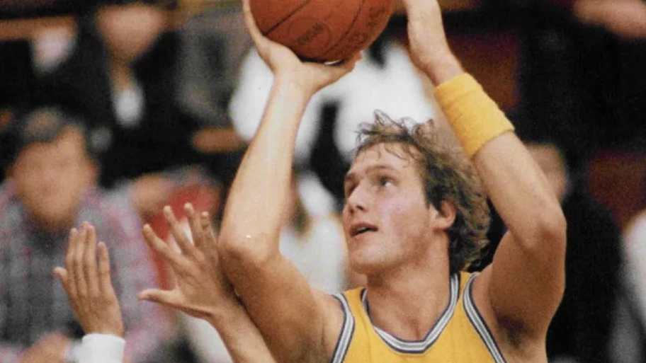 Time to remember Chris Welp and retire his UW number