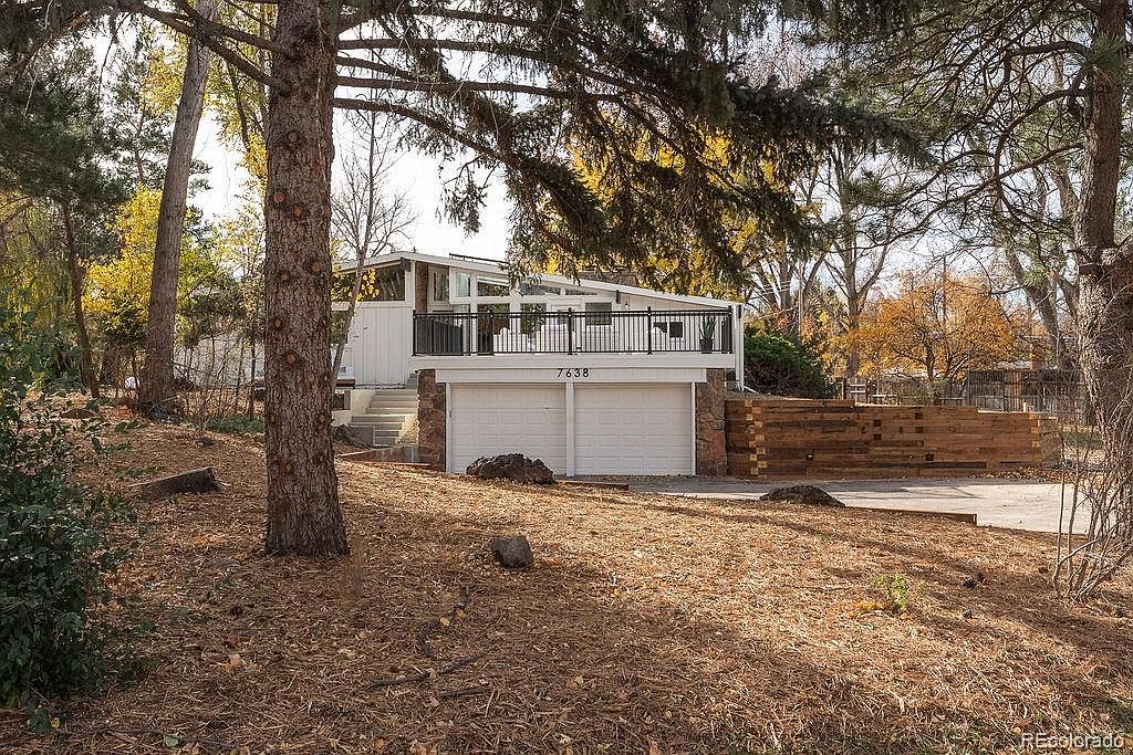 1964 mid century ranch in Boulder, Colorado, featuring vaulted ceilings ...