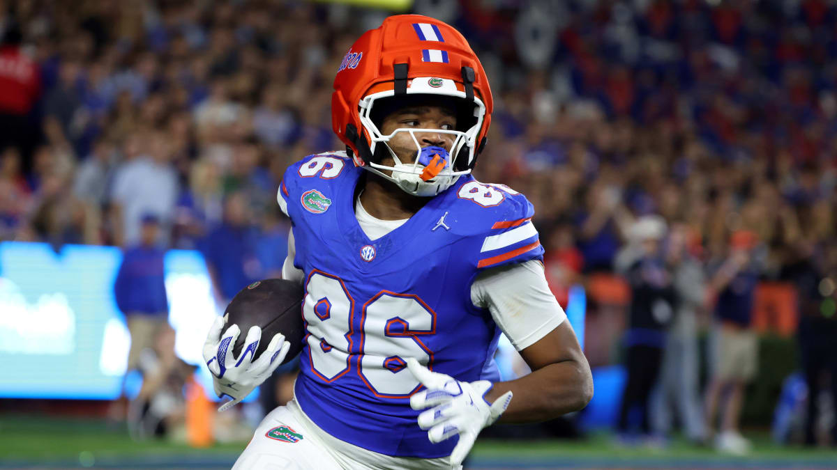 Gators tight end Tony Livingston entering transfer portal