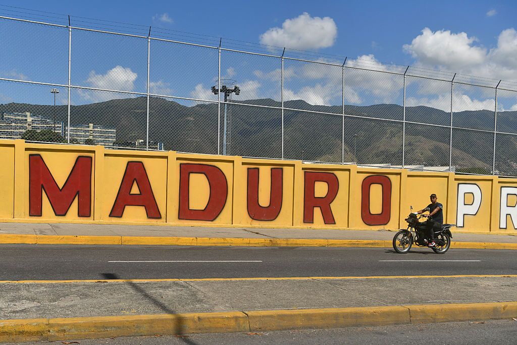 Venezuela says country in peace after US renews travel warning