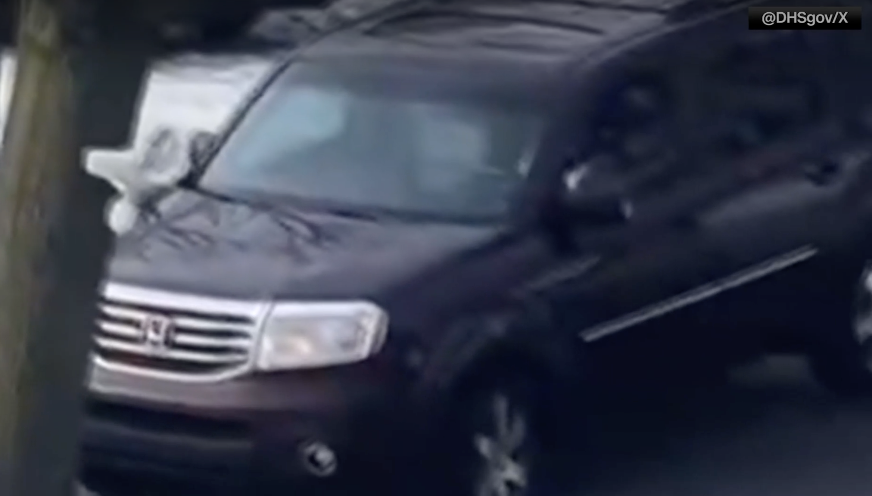 DHS shares new video of minutes before ICE shooting of Renee Good