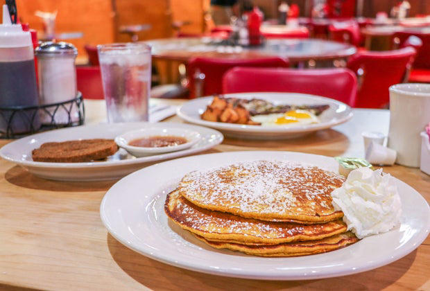 Best cheap places to eat in Philly for kids & families (under $10!)