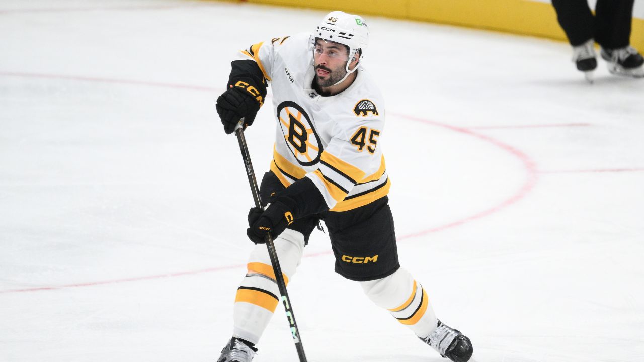 Bruins strike two-year contract extension with D Jonathan Aspirot