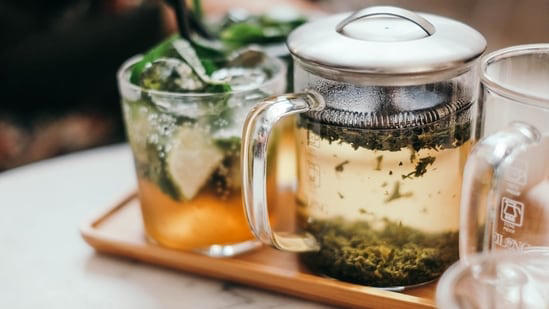 Struggling with PCOS? Nutritionist shares 3 herbal teas to ease ...