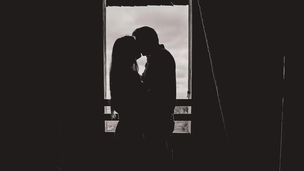 6 reasons curvy women often attract deeper, longer-lasting relationships