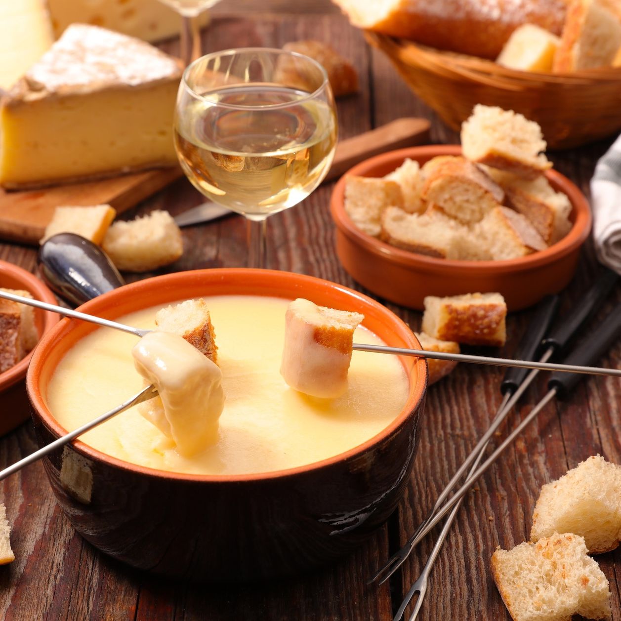Fondue ratée, fromage qui colle ? Voici les astuces indispensables pour ...