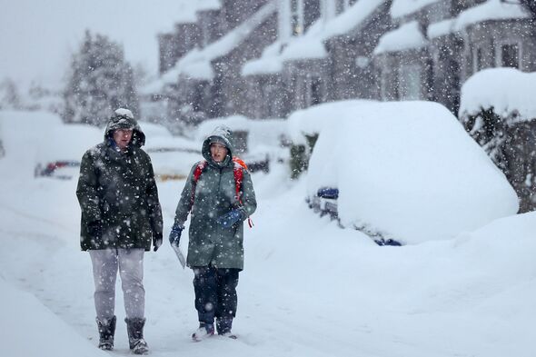 Snow forecast maps show new 15 inch blizzards hitting 14 counties in ...