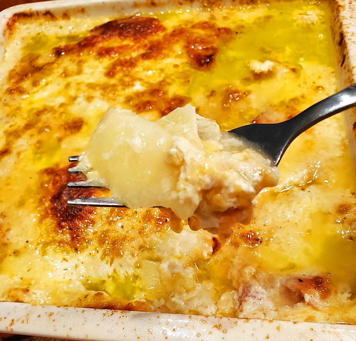 Au gratin creamy potato casserole