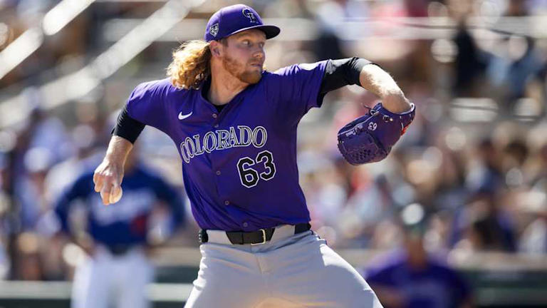 Pirates sign former Twins pitcher