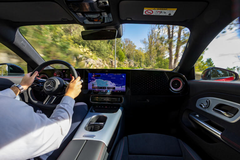 Mercedes-Benz CLA, l’auto dell’anno che guarda lontano