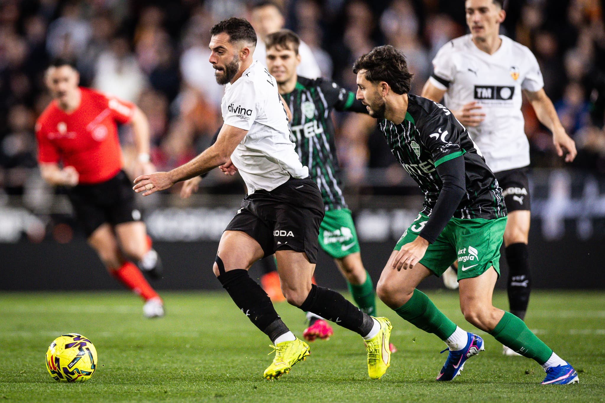 Crise à Valence : des supporters ont menacé les joueurs de ne pas les ...