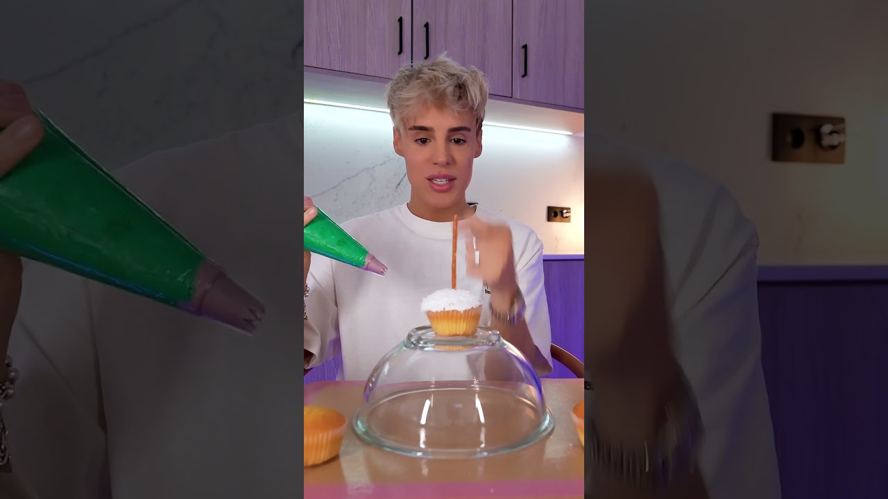 Mind-blowing 10 second decorating hack for desserts