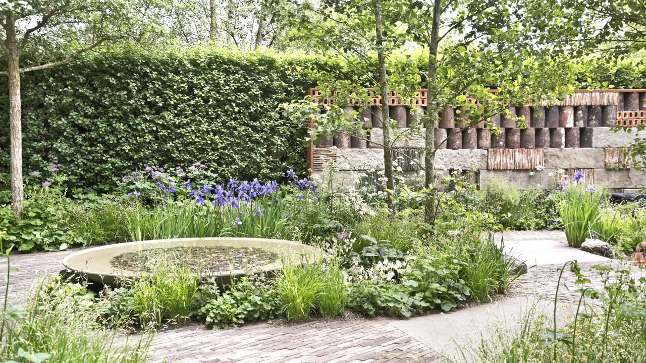 How to use vertical layering to make a small yard feel more spacious