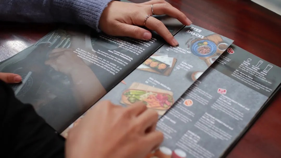 4 subtle menu tactics fast food chains use to make you spend 20% more