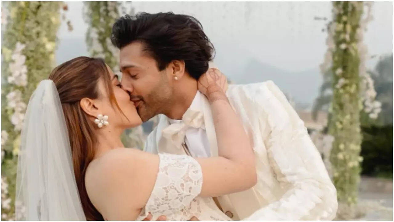 Nupur Sanon and Stebin Ben drop pictures from their Christian wedding ...
