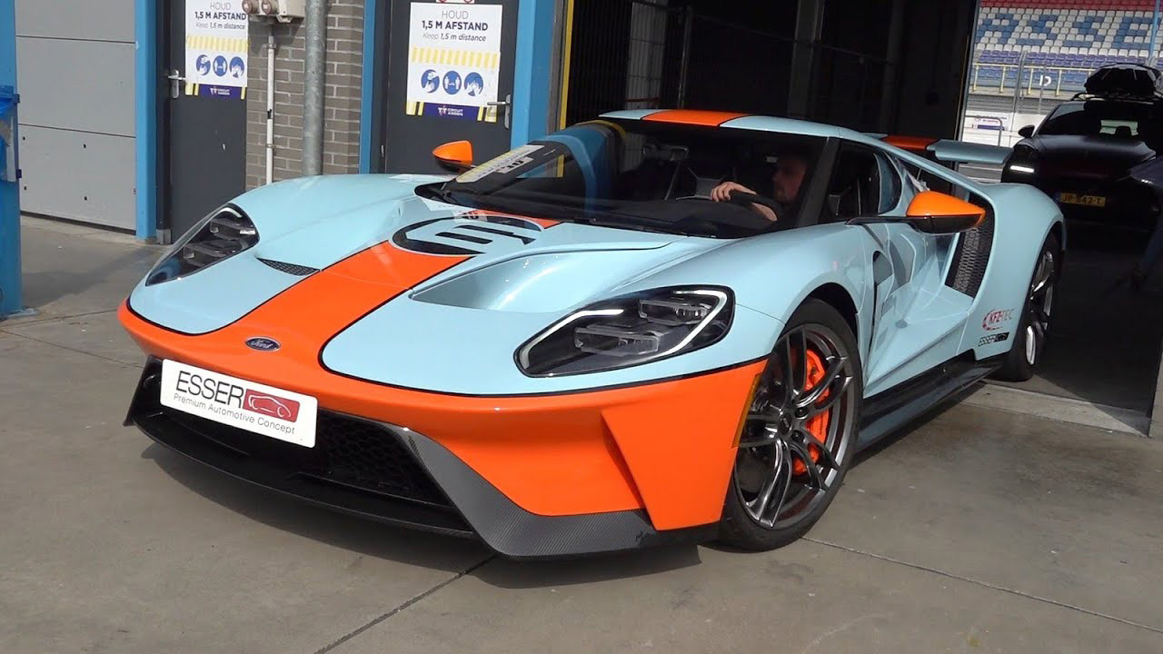Gulf livery Ford GT stuns at the pits
